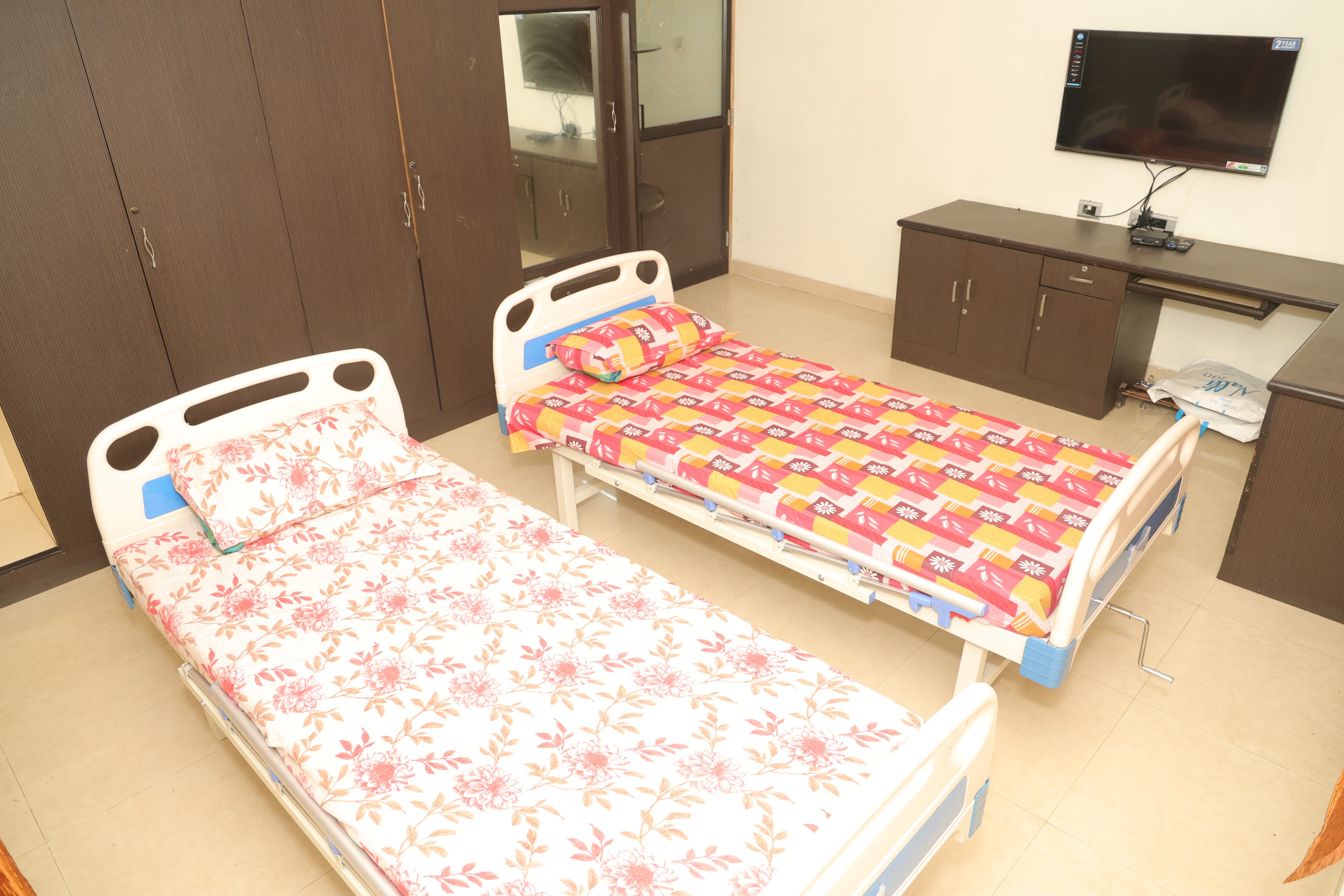Gallery | Old Age Home in Mogappair, Chennai – Waves Home Senior ...